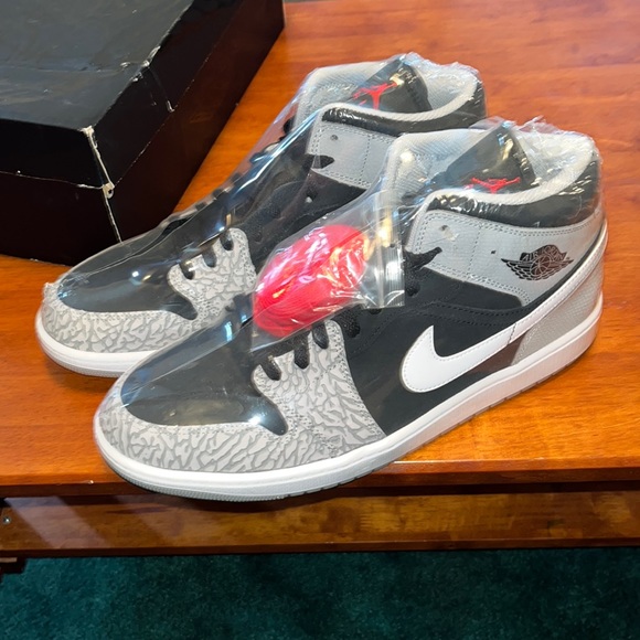 Nike | Shoes | Air Jordan Mid Se Size 12 Never Before Worn Still ...